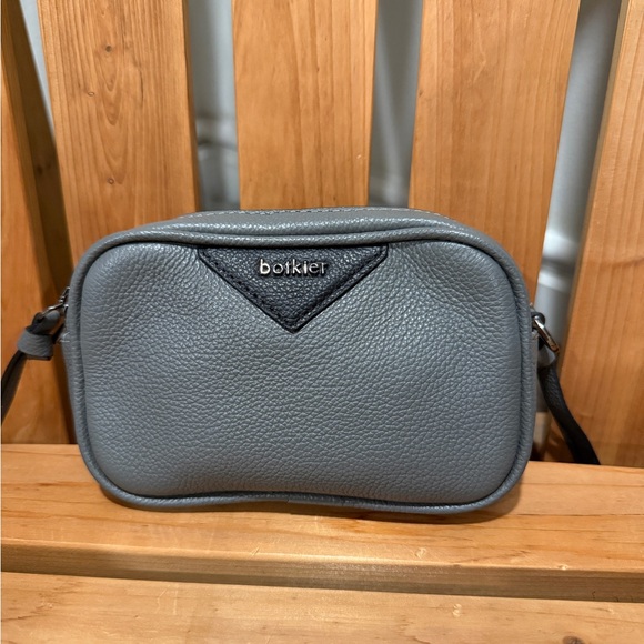 Botkier | Bags | Botkier New York Cobble Hill Crossbody Camera Bag Gray ...